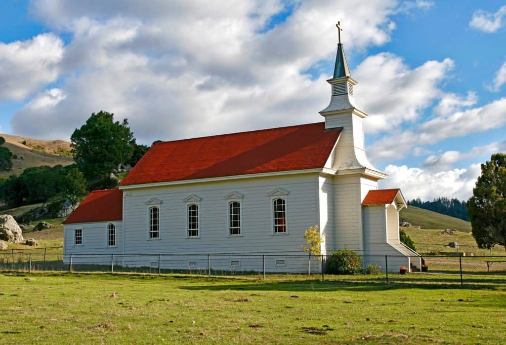 Why Do Churches Have Steeples - 5 Distinctive Reasons - LivingPraying.com