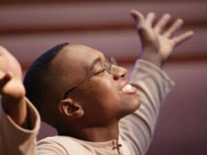 Popular Hymns For Quiet Time with God: 15 Encouraging Picks ...